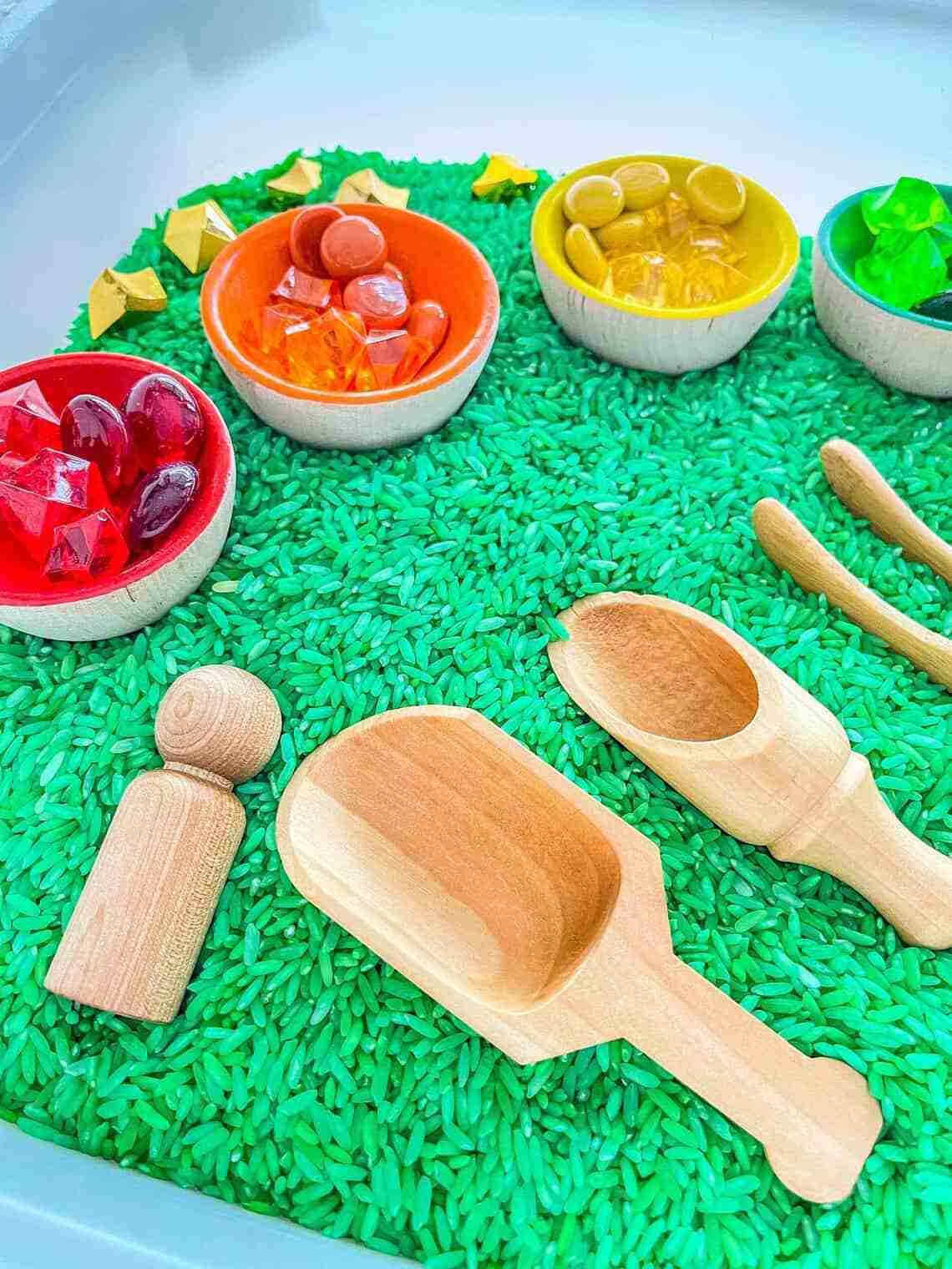 Saint Patricks Day Sensory Bin | Sensory-N-Stuff