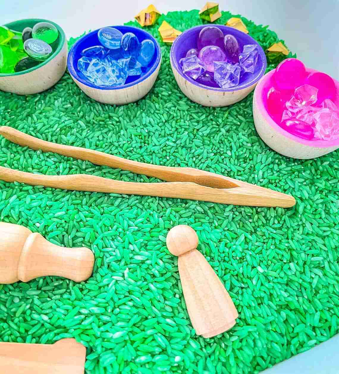 Saint Patricks Day Sensory Bin | Sensory-N-Stuff