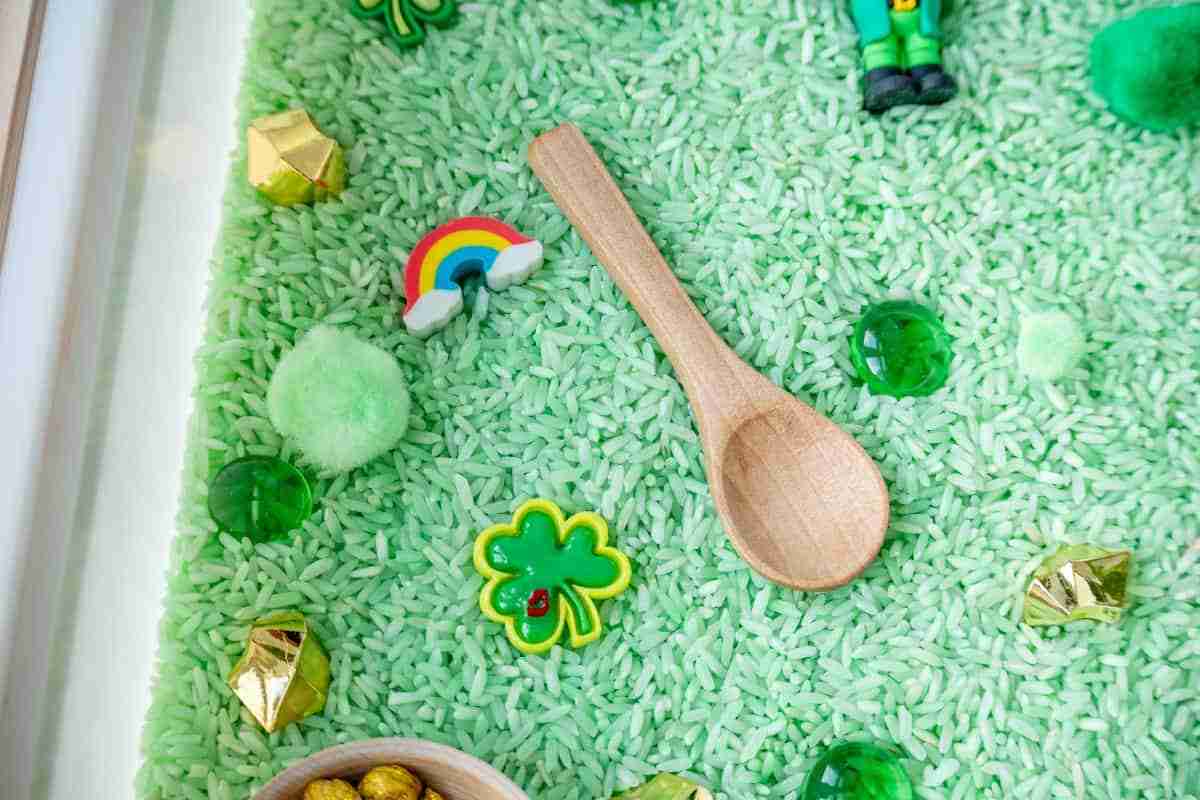 Leprechaun Sensory Bin | Sensory-N-Stuff