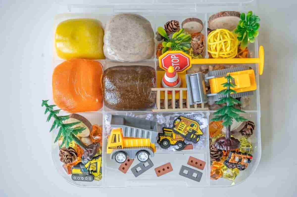 Deluxe Construction Playdough Kit - Sensory-N-Stuff