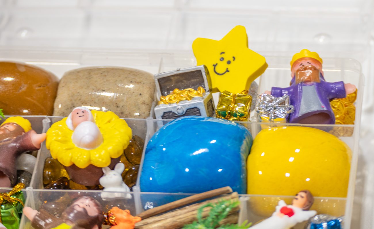 Deluxe Christmas Playdough Kit | Sensory-N-Stuff